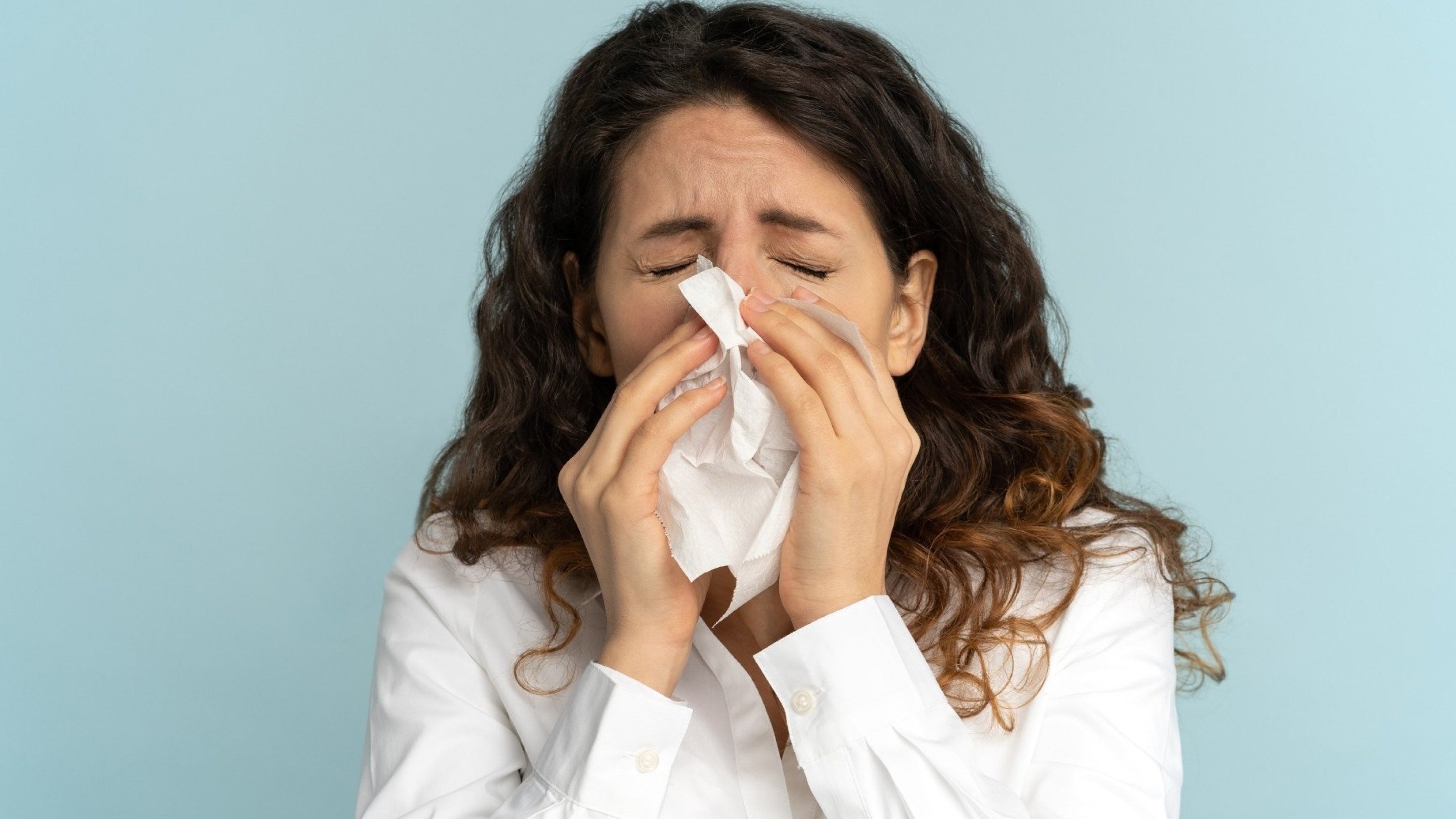 Dust Allergy vs Pollen Allergy: What’s the Difference? - Molekule